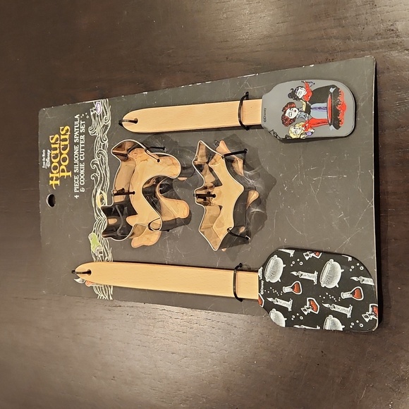 Disney | Holiday | Disney Hocus Pocus 4 Piece Silicone Spatula Cookie ...